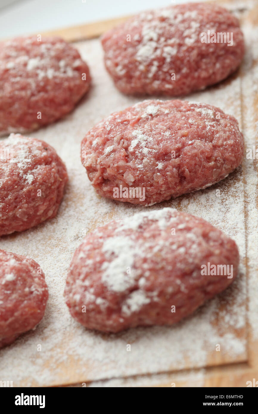 Raw beef burger patties hi-res stock photography and images - Alamy