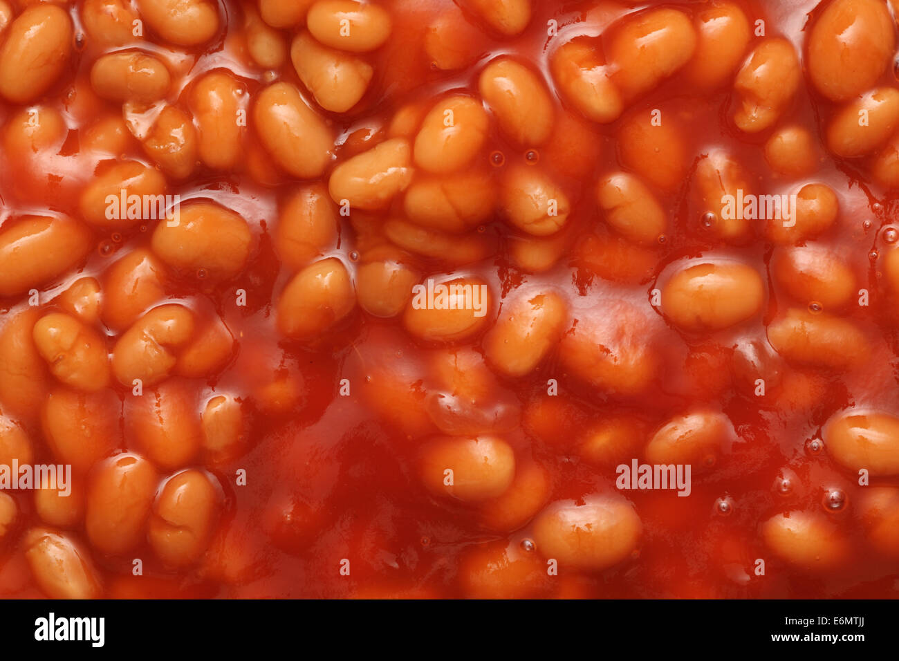 Baked beans in tomato sauce. Closeup Stock Photo - Alamy