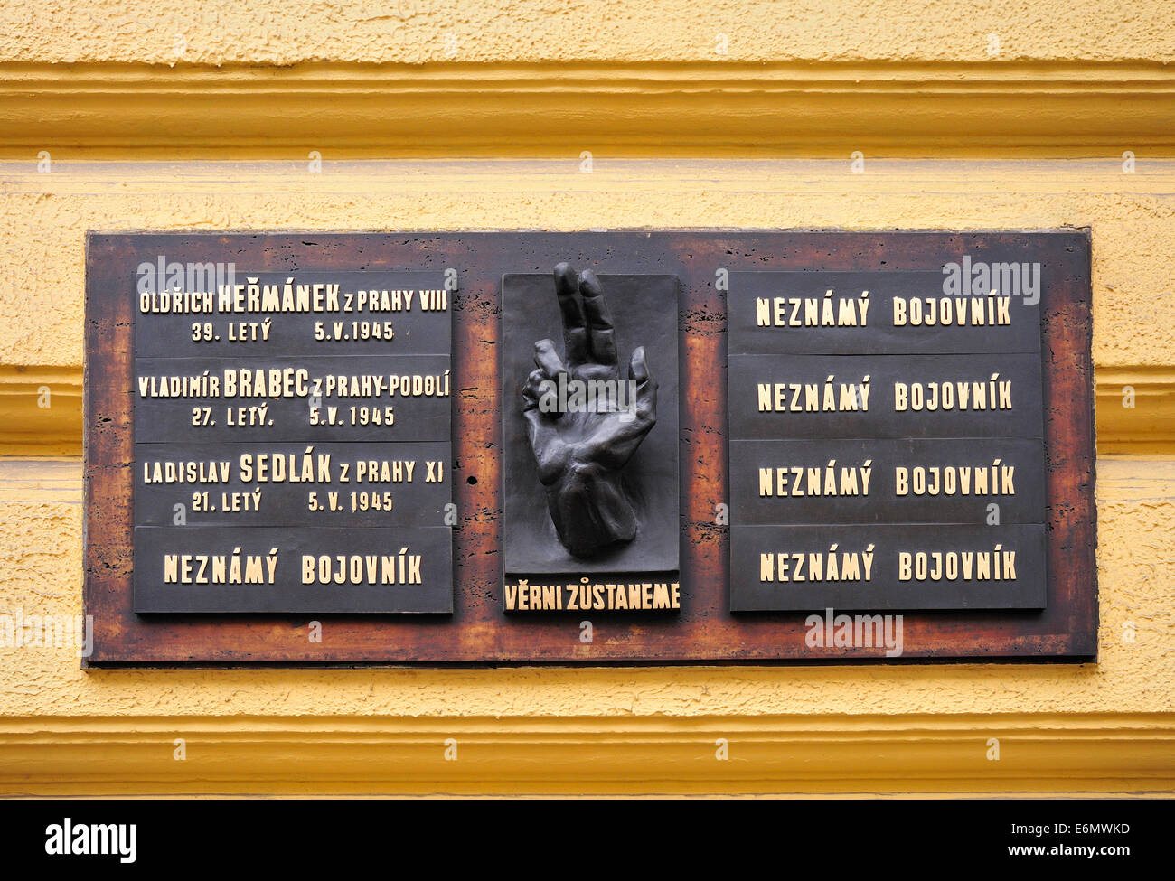 Ww2 memorial plaque hi-res stock photography and images - Alamy