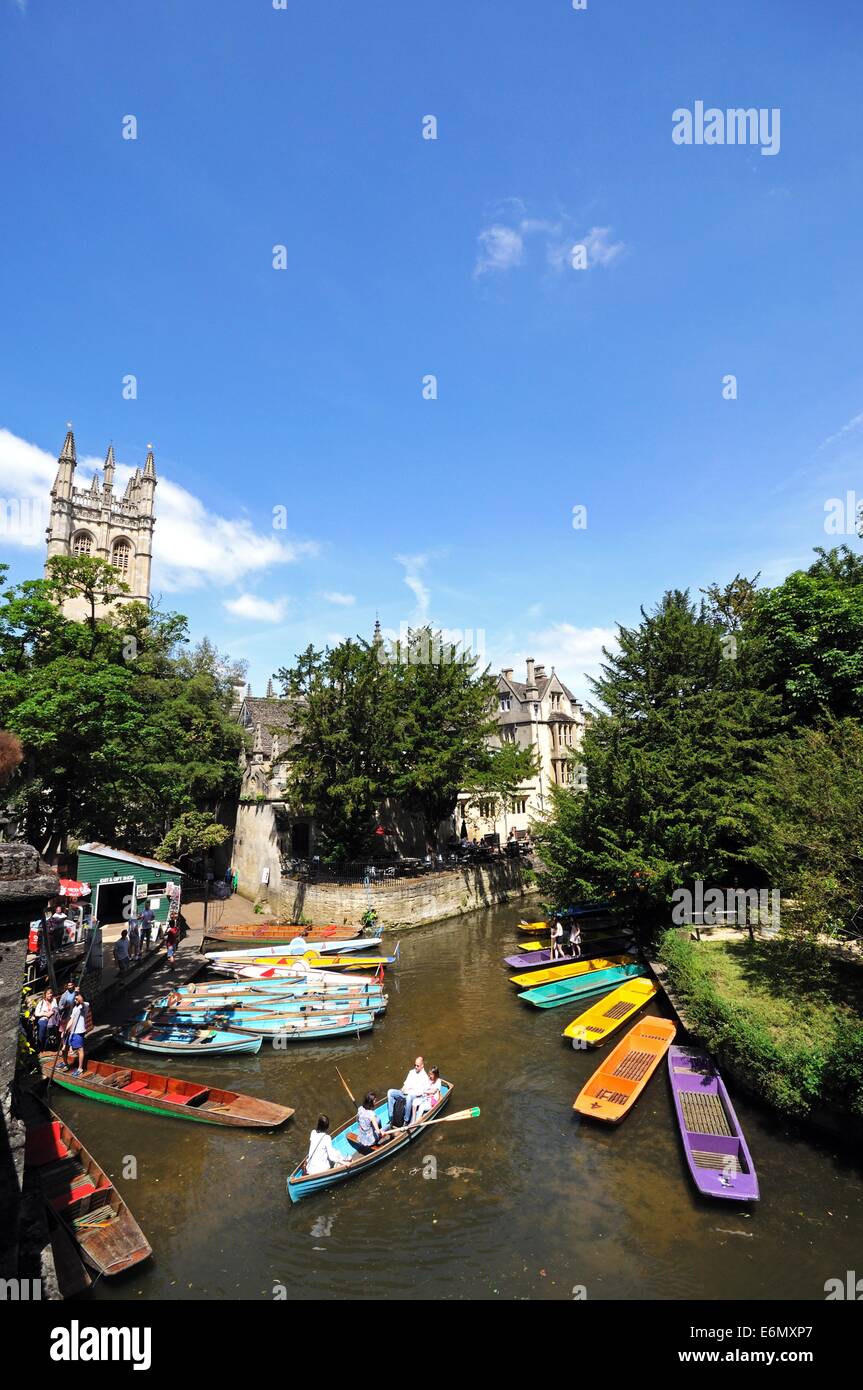 Punts on river Cherwell with Magdalen college to the rear, Oxford ...