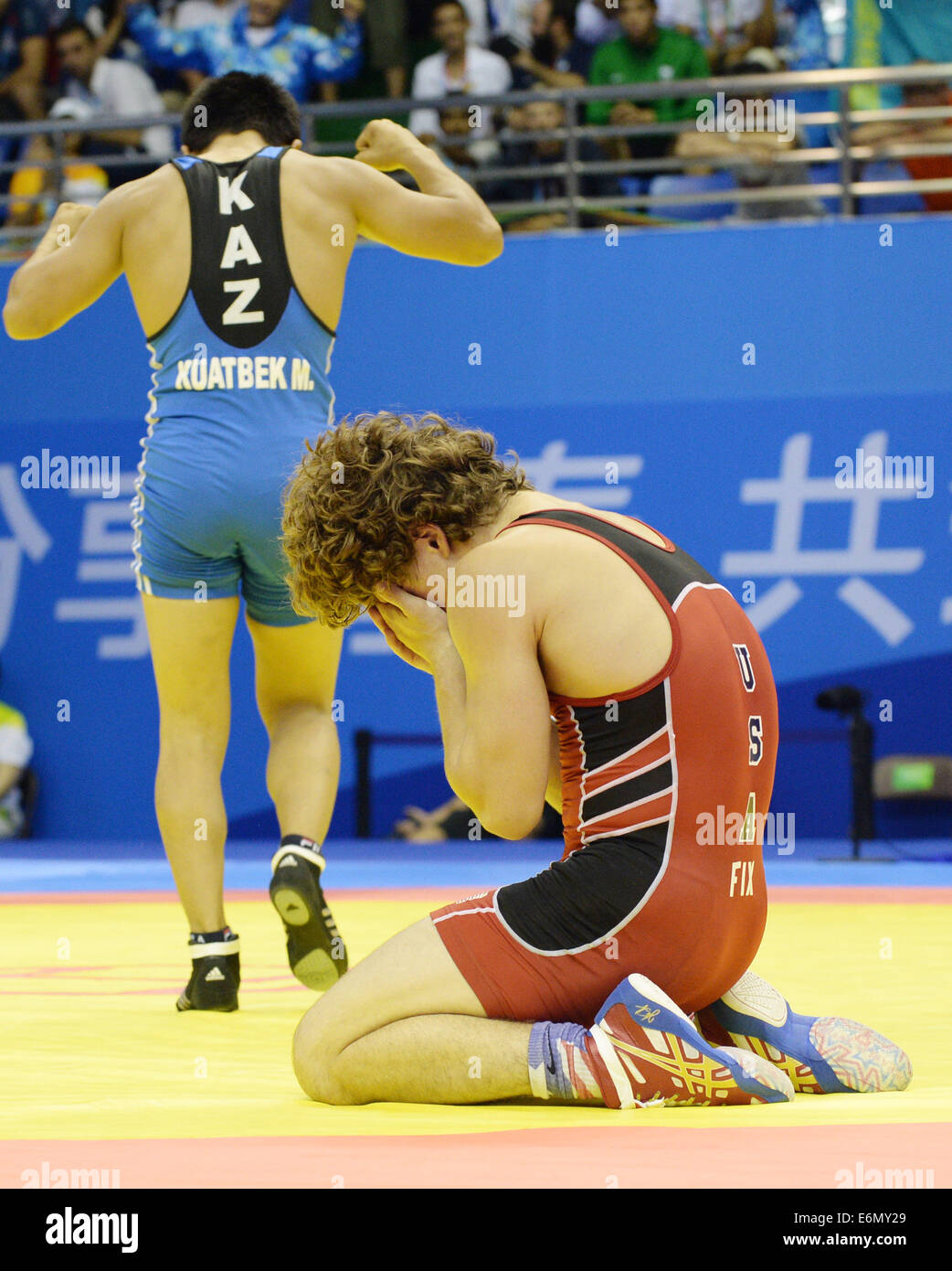 Nanjing, China's Jiangsu Province. 27th Aug, 2014. Daton Fix (R) of ...