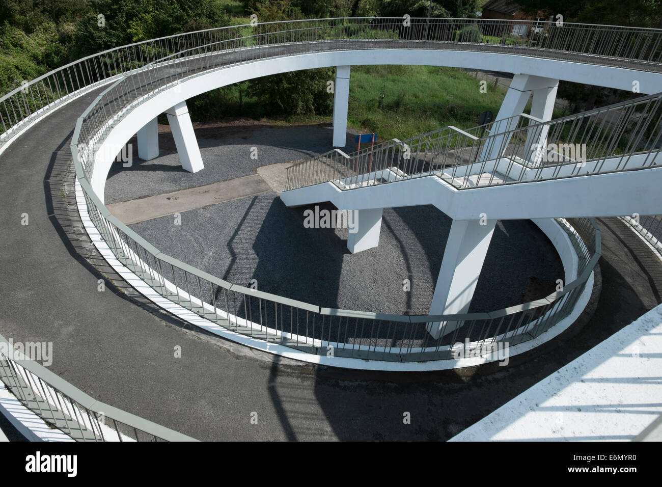 Pedestrian walkway that offers either stairs or ramp to access ...