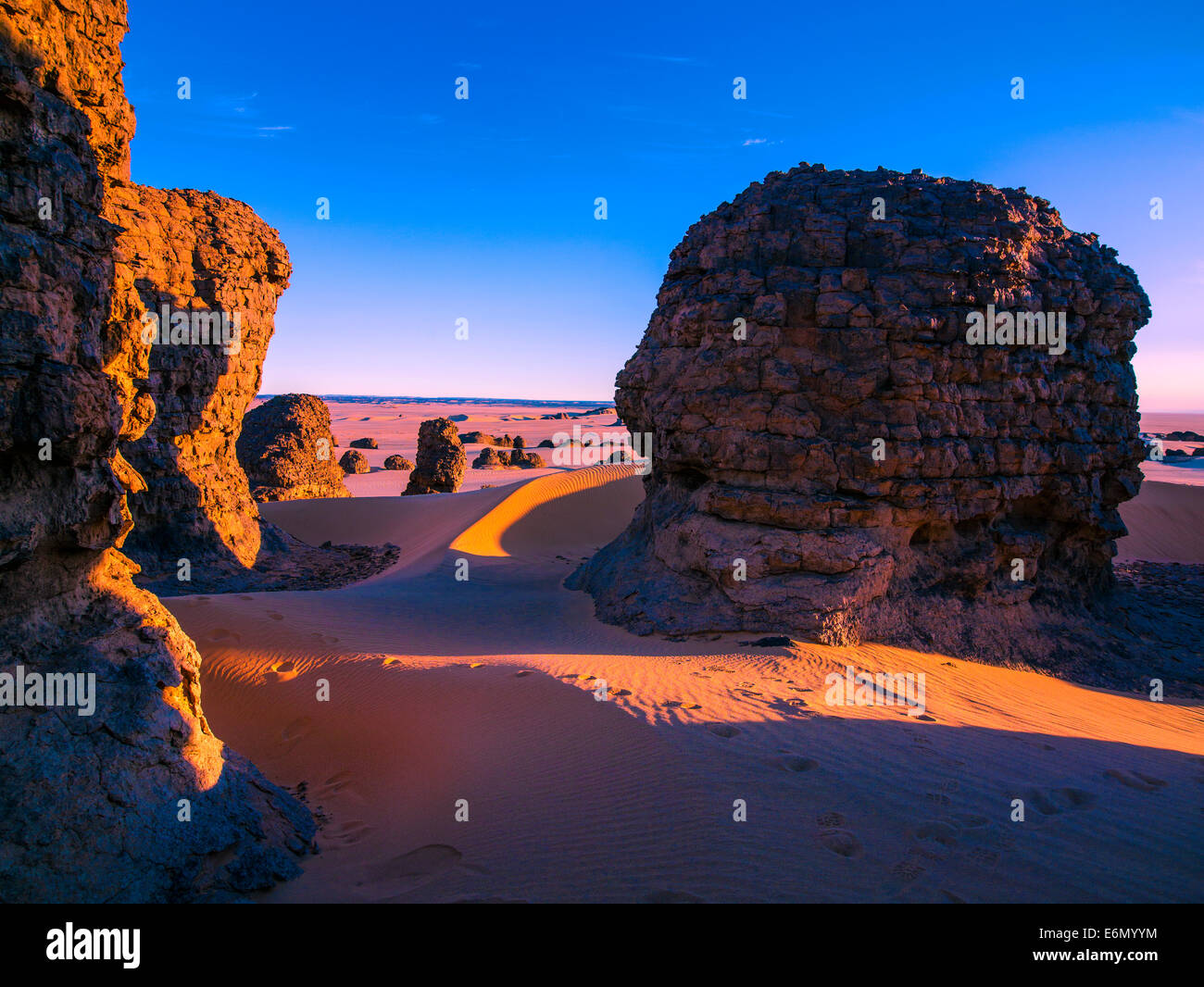 Rock formation, Sahara Desert, Algeria Stock Photo - Alamy