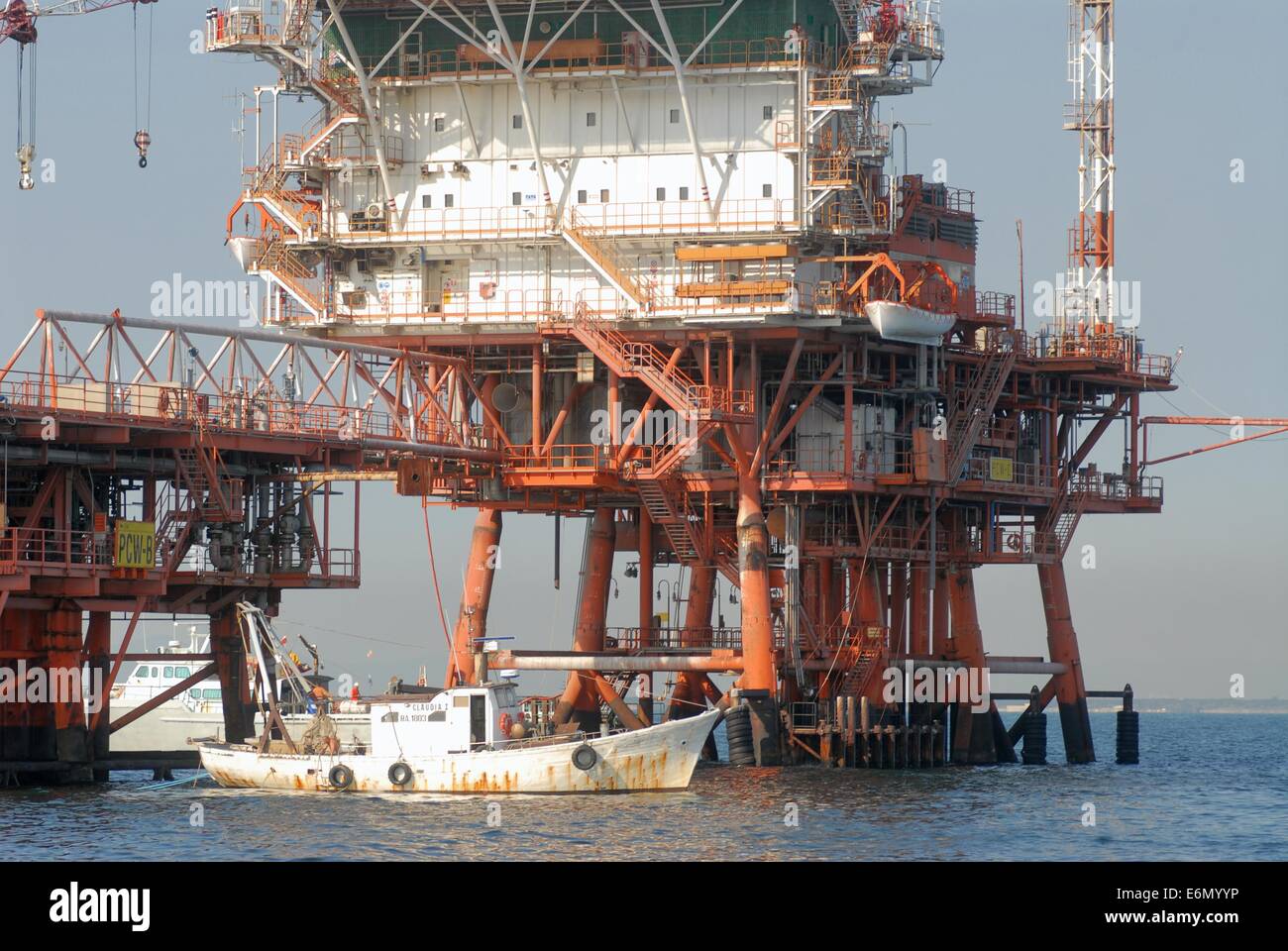Natural gas platform mediterranean hi-res stock photography and images ...