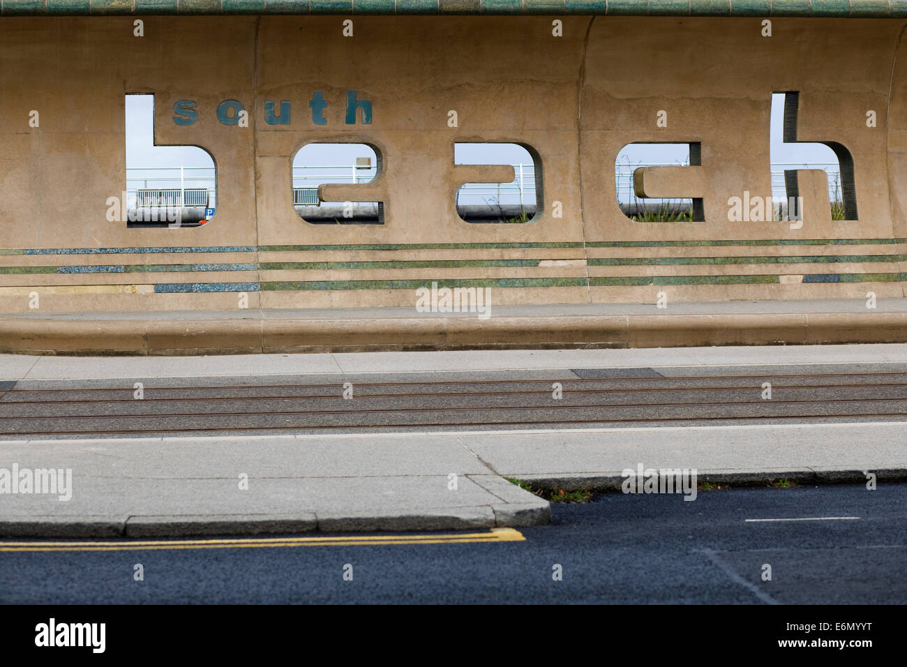 Concrete structure wave barrier hi-res stock photography and images - Alamy