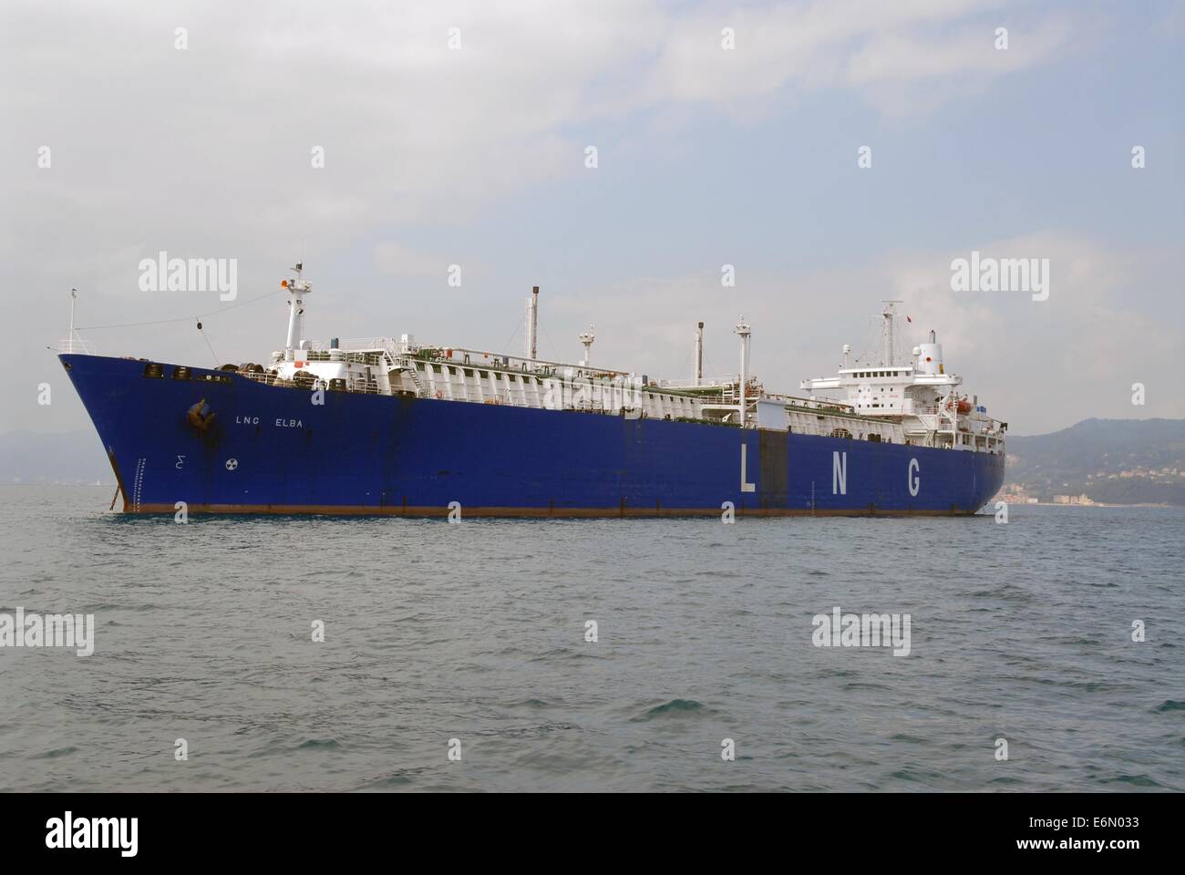 Liquid gas tanker hi-res stock photography and images - Alamy