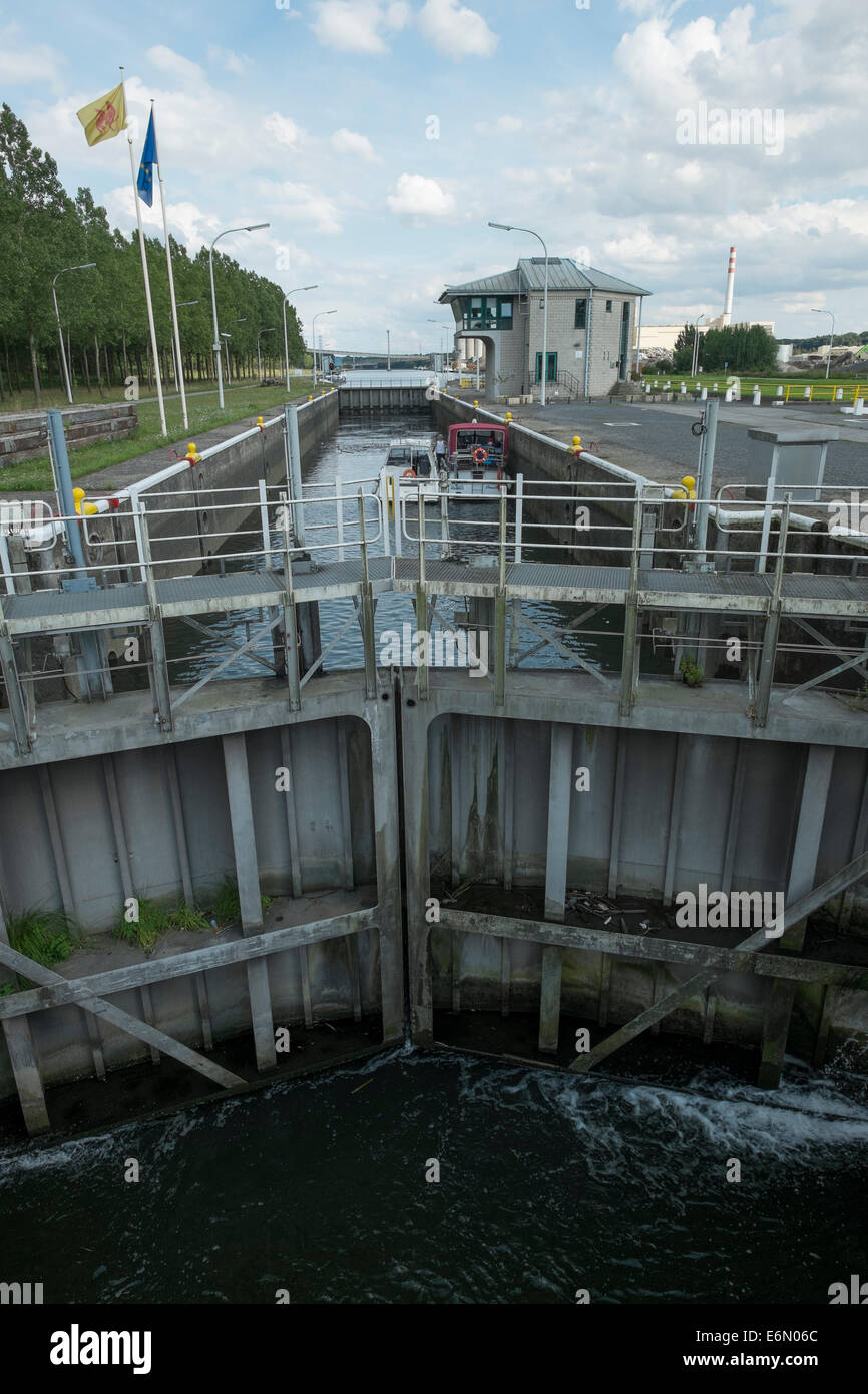 Mons conde canal hi-res stock photography and images - Alamy