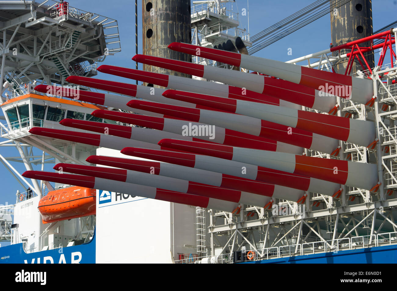 Sassnitz, Germany. 27th Aug, 2014. The jack-up vessel 'Vidar' is loaded ...