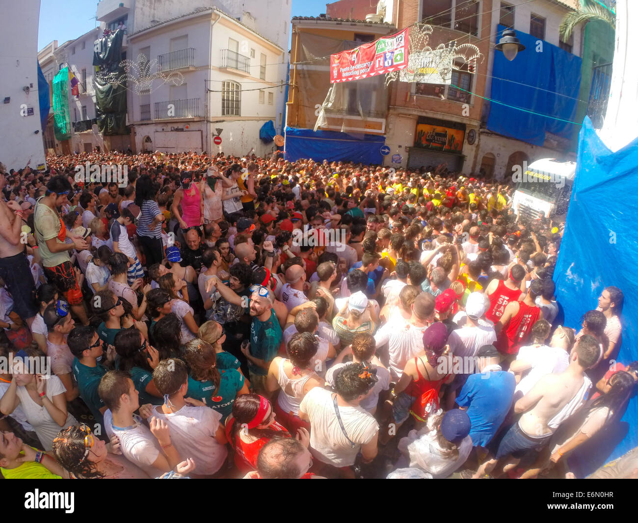 La tomatina festival spain hi-res stock photography and images - Alamy