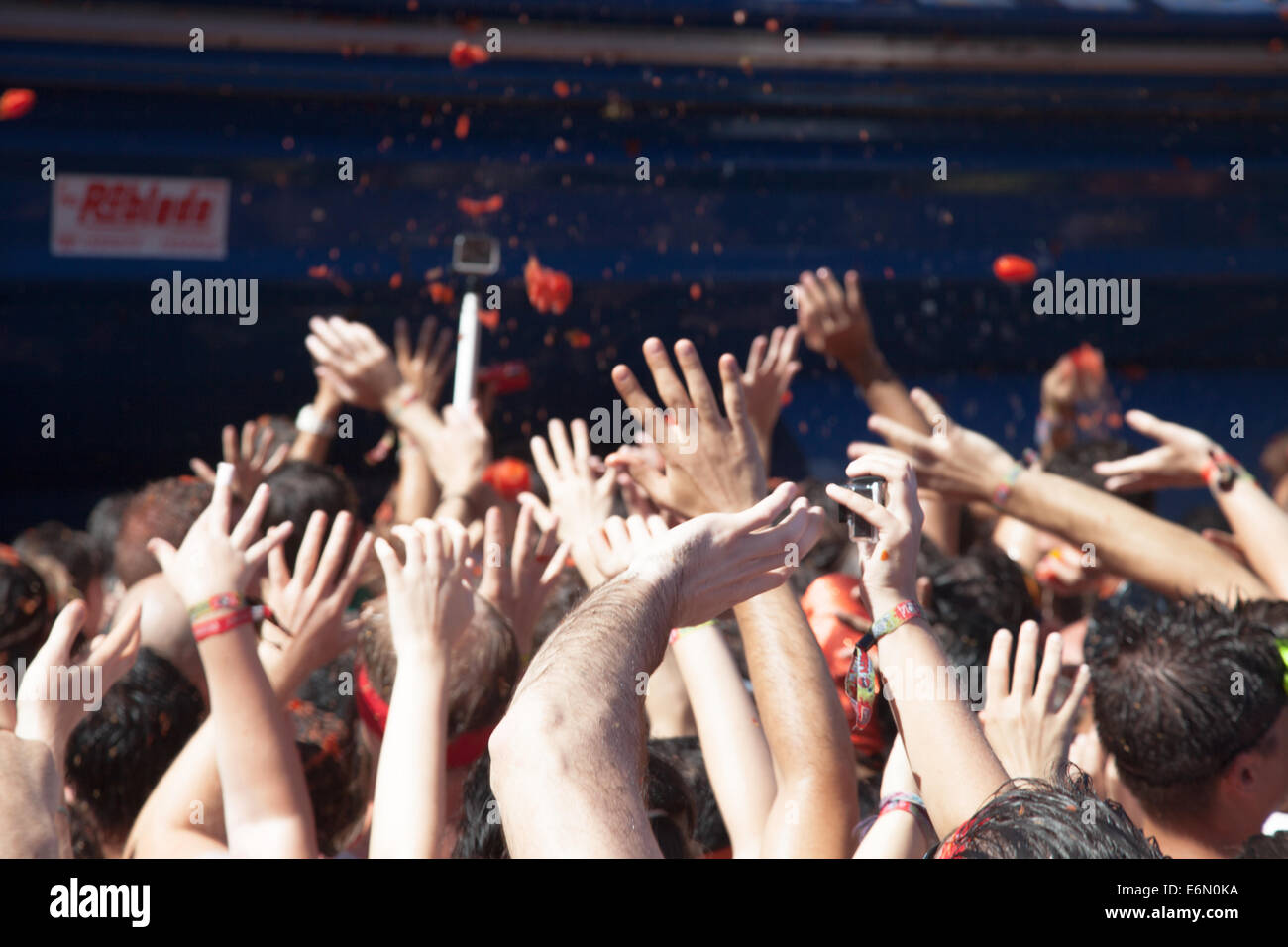 Tomato throwing festival la tomatina hi-res stock photography and ...