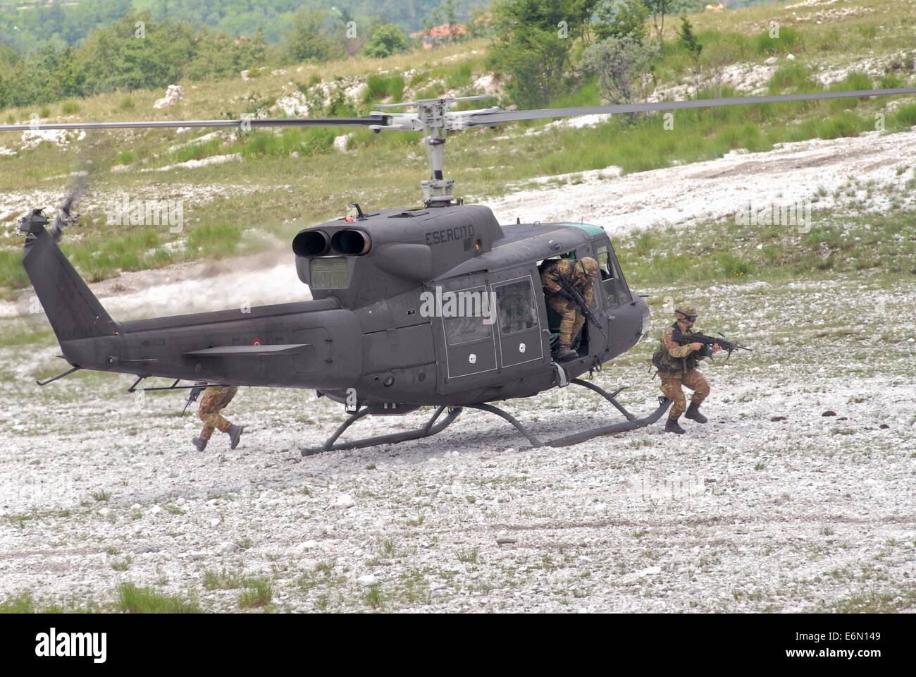 Agusta bell 212 hi-res stock photography and images - Alamy