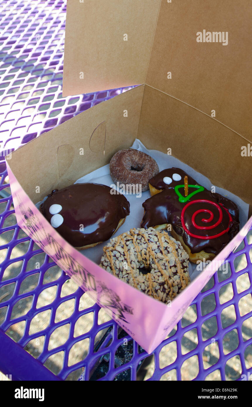 Box of Voodoo Doughnuts, Portland, Oregon Stock Photo - Alamy