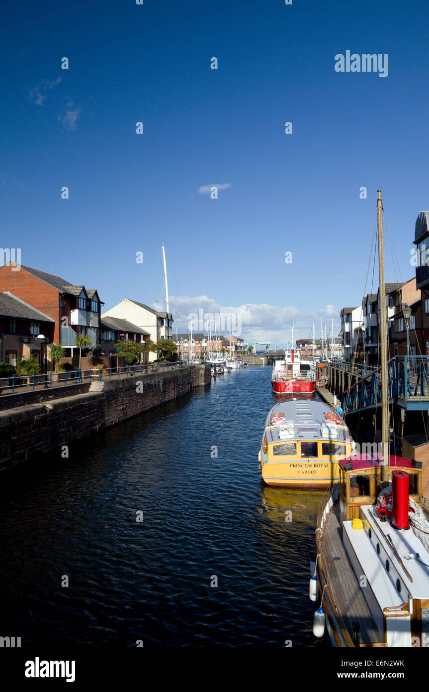 Boats penarth marina south wales hi-res stock photography and images ...