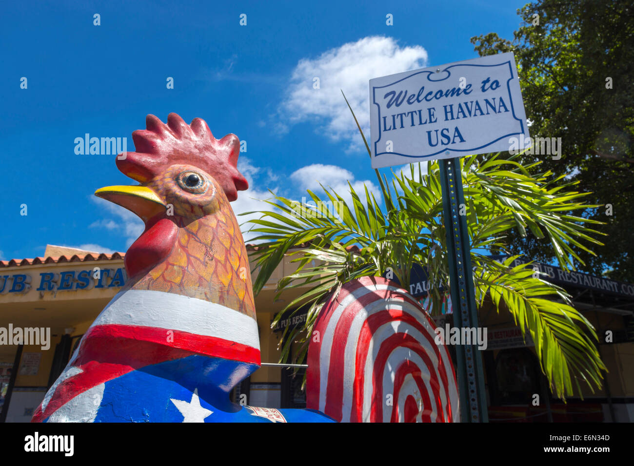 WELCOME SIGN GIANT CHICKEN SCULPTURE (©UNATTRIBUTED) EIGHTH STREET ...
