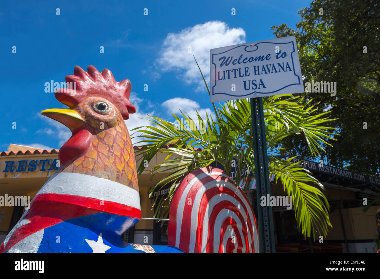 WELCOME SIGN GIANT CHICKEN SCULPTURE (©UNATTRIBUTED) EIGHTH STREET ...