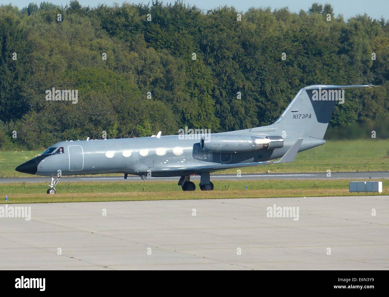 Gulfstream iii ambulance hi-res stock photography and images - Alamy