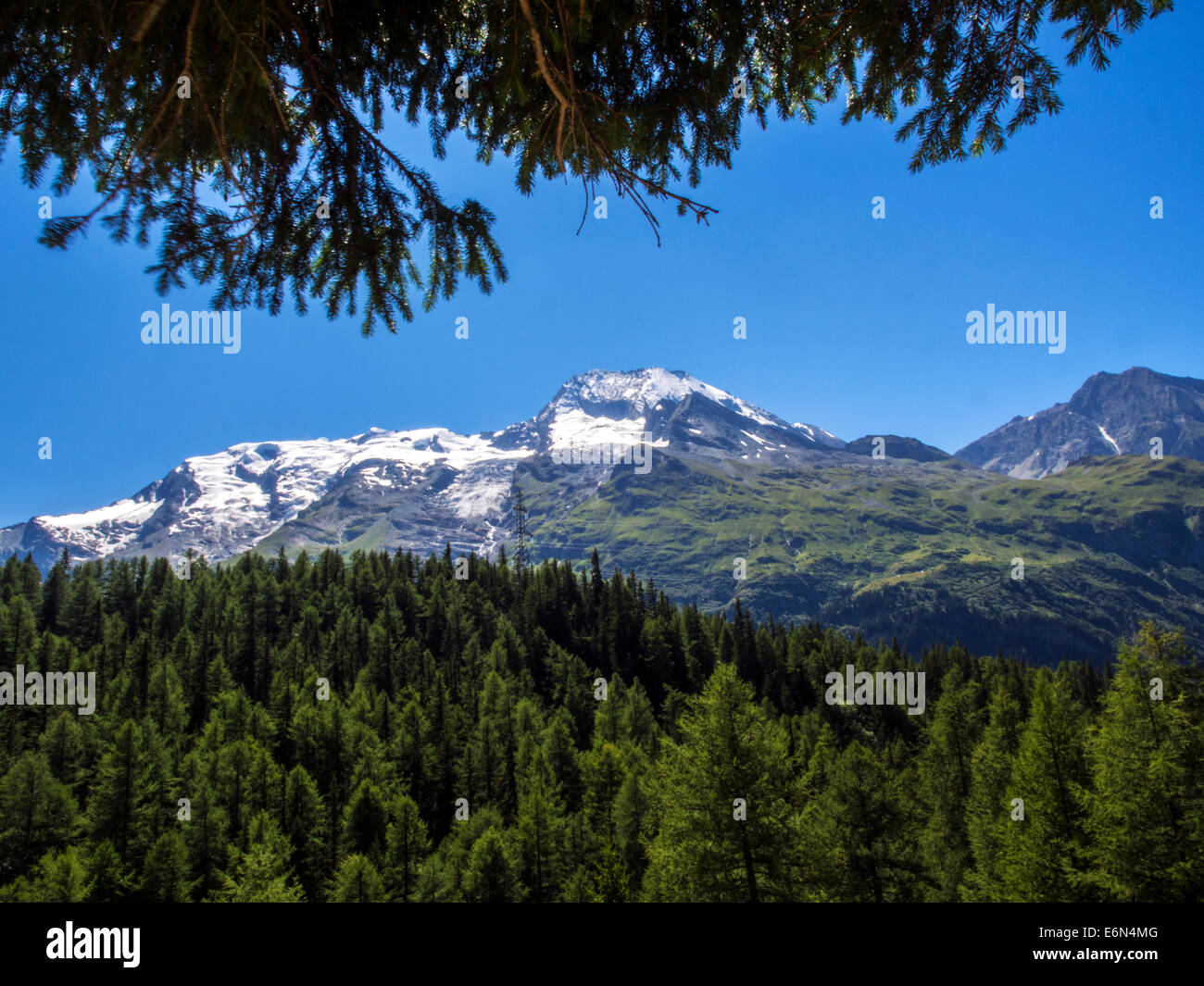 398 metres hi-res stock photography and images - Alamy