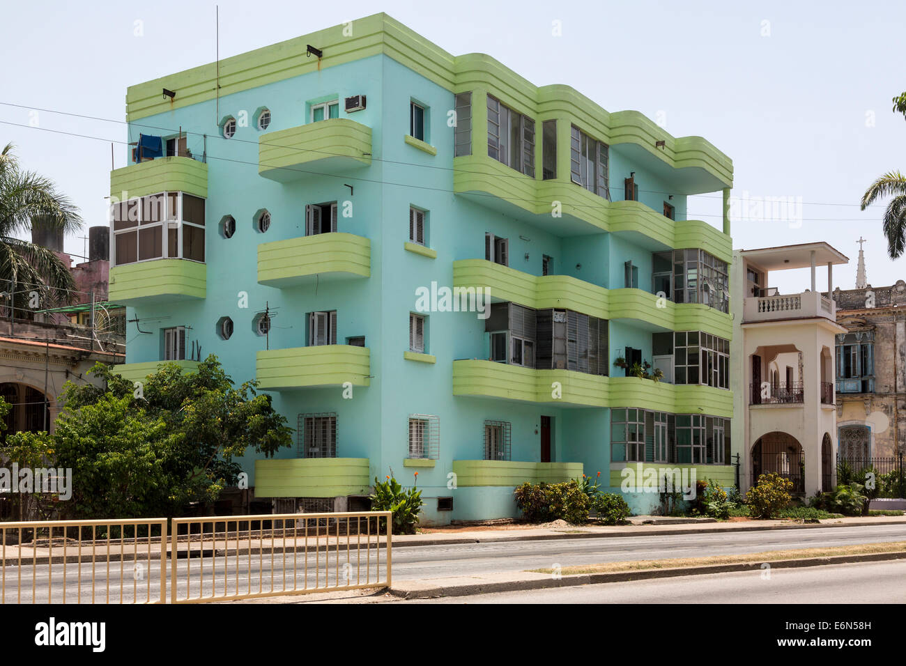 Havana art deco hi-res stock photography and images - Alamy