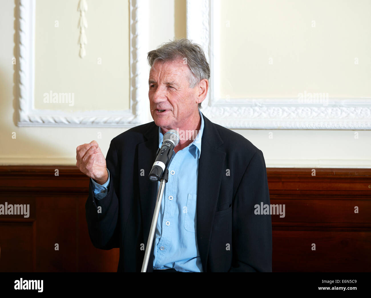 Michael Palin Lumberjack