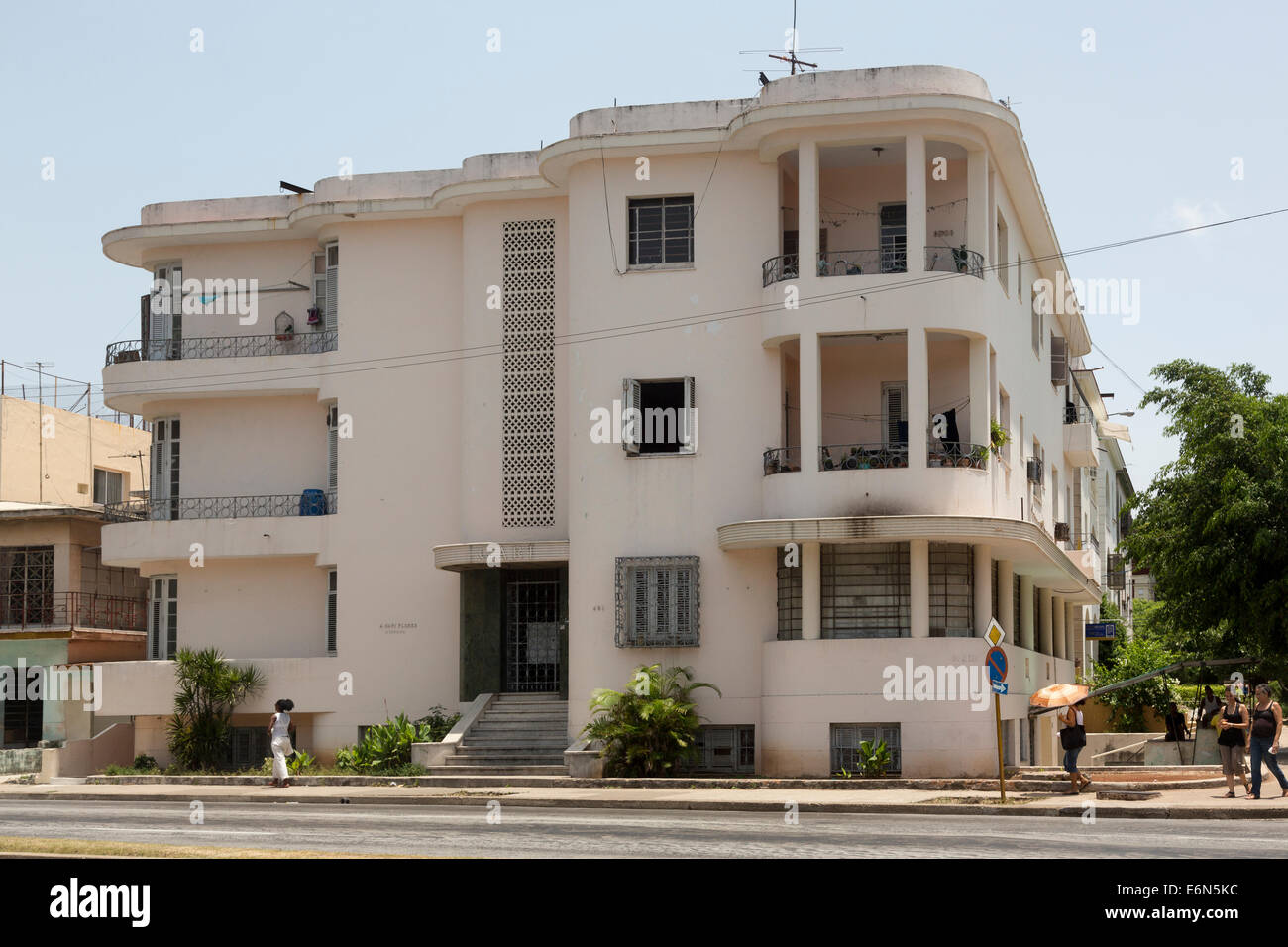 art deco apartment block, Havana, Cuba Stock Photo - Alamy