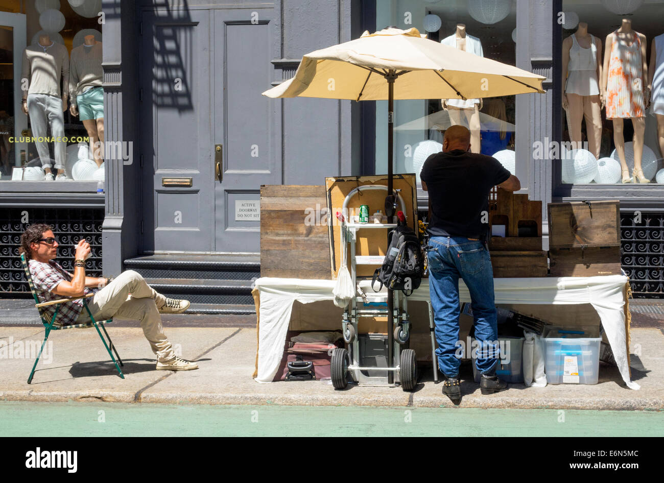 Shade umbrella hi-res stock photography and images - Alamy