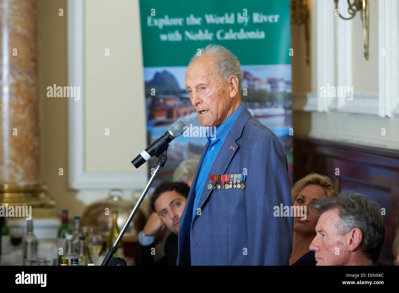 Dr Stephen Weiss at the Oldie literary Lunch 01/10/13 Stock Photo - Alamy