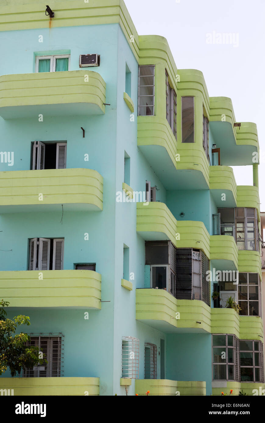 Havana art deco hi-res stock photography and images - Alamy