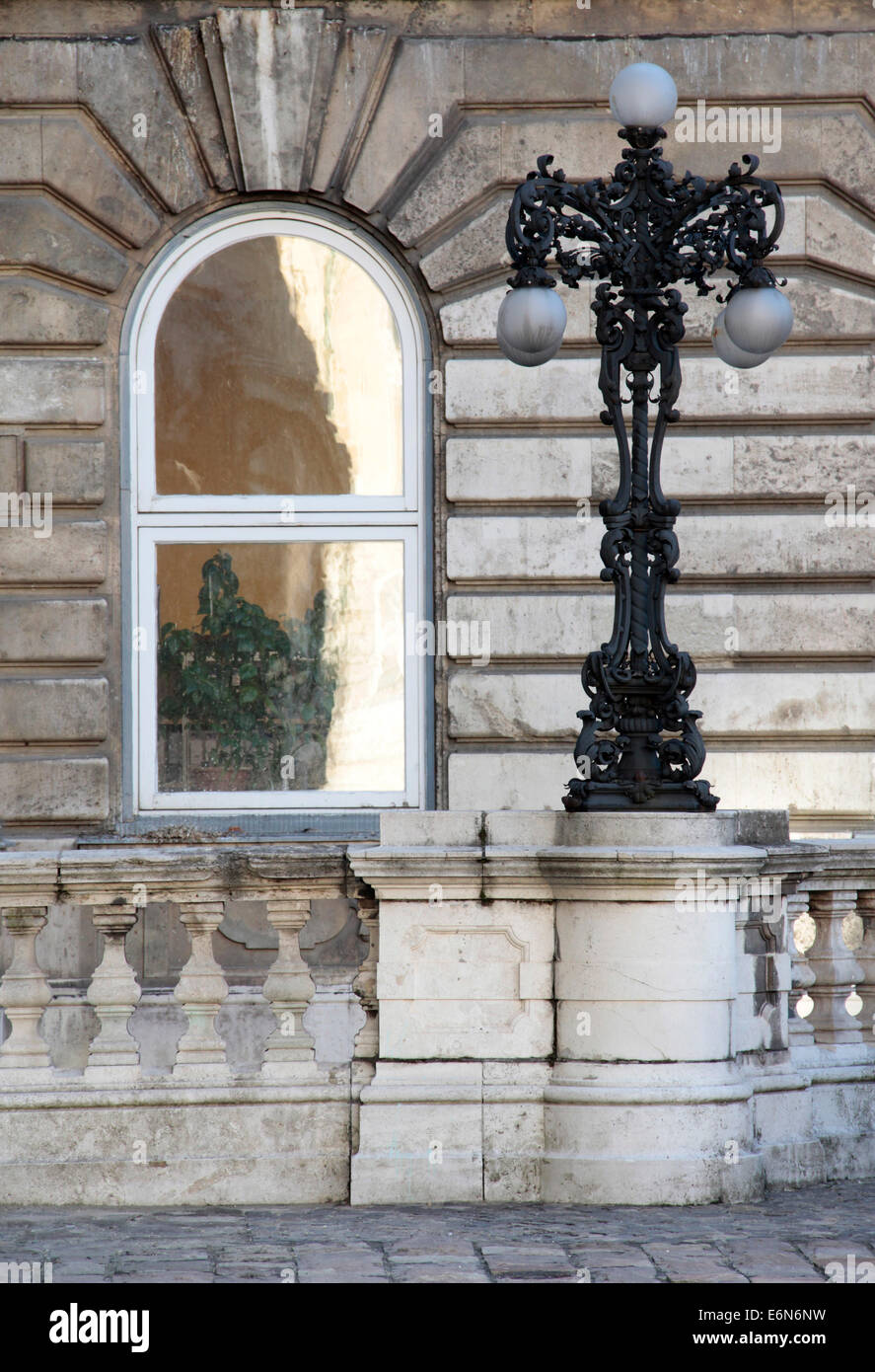 Old castle window hi-res stock photography and images - Alamy