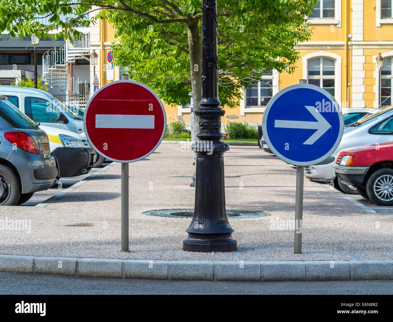 No entry not enter signs hi-res stock photography and images - Alamy