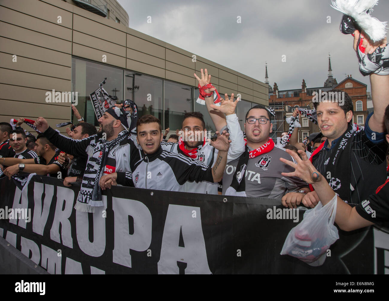 Besiktas fans hi-res stock photography and images - Alamy