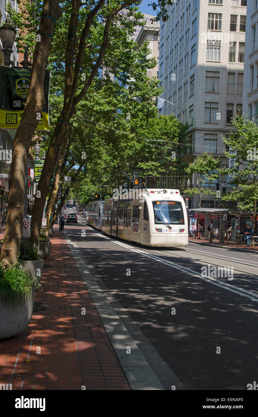 Tram, Portland, Oregon Stock Photo - Alamy