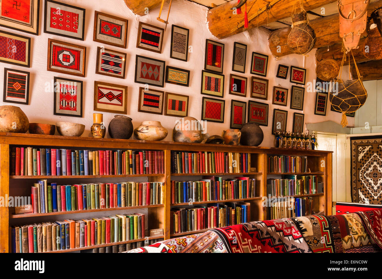 Navajo blanket american indian art hi-res stock photography and images ...