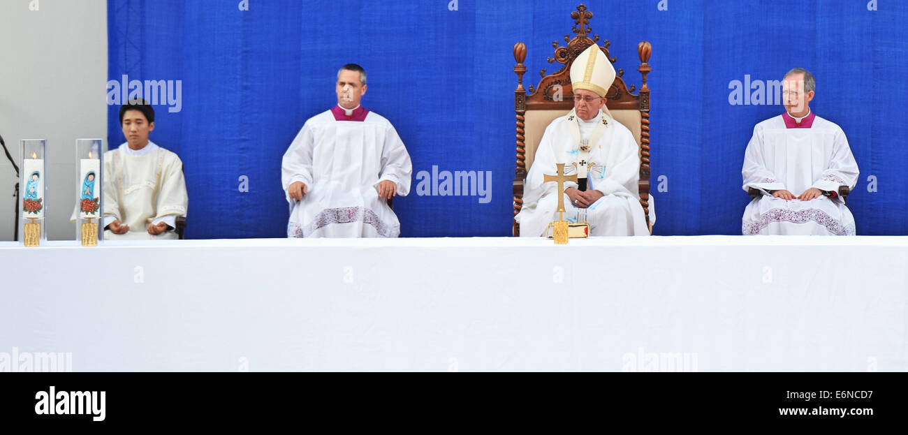 Pope Francis, August 15, 2014, Seoul, Daejeon, South Korea : Pope ...