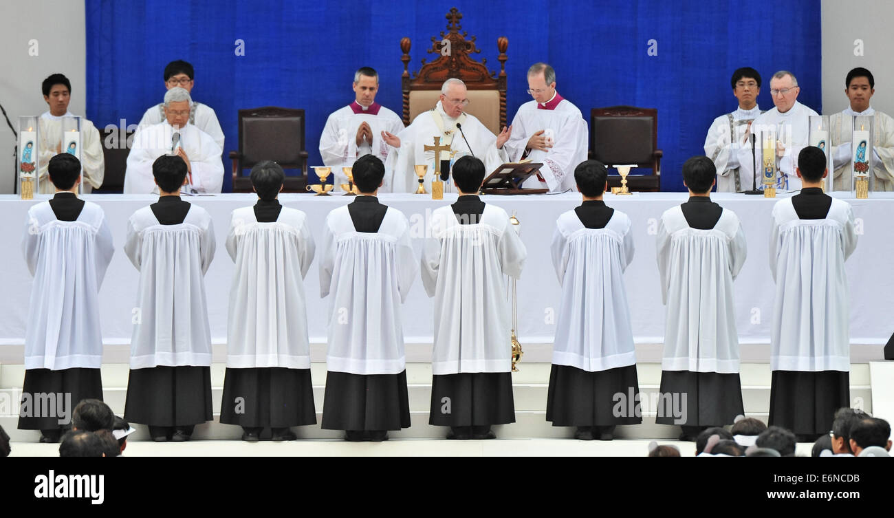 Pope Francis, August 15, 2014, Seoul, Daejeon, South Korea : Pope ...