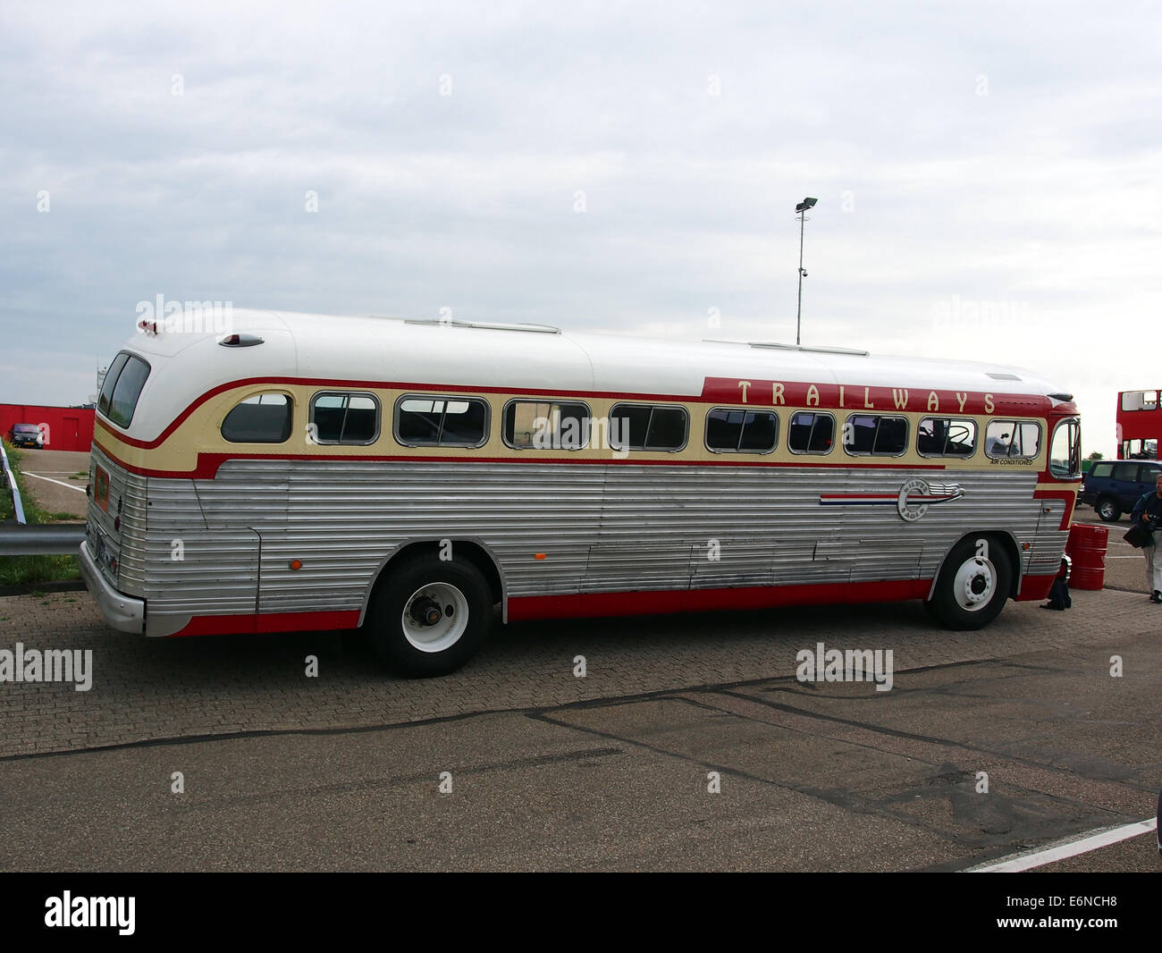 The 1952 GMC Silver Eagle coach, models M3 CQ and PD4103, represents a ...