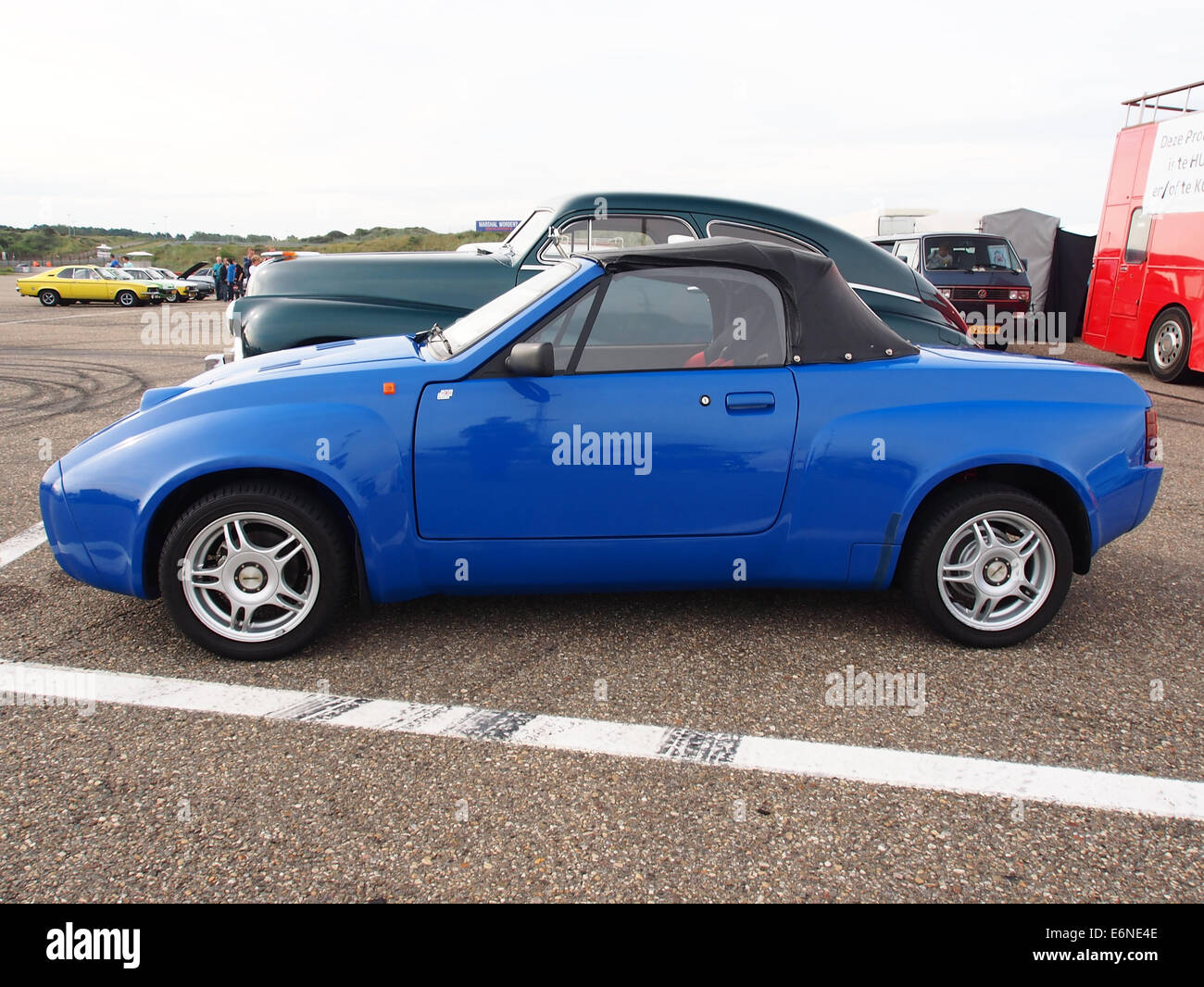 The Midas Kikkeroog Nissan Micra C05 is a compact car, notable for its ...