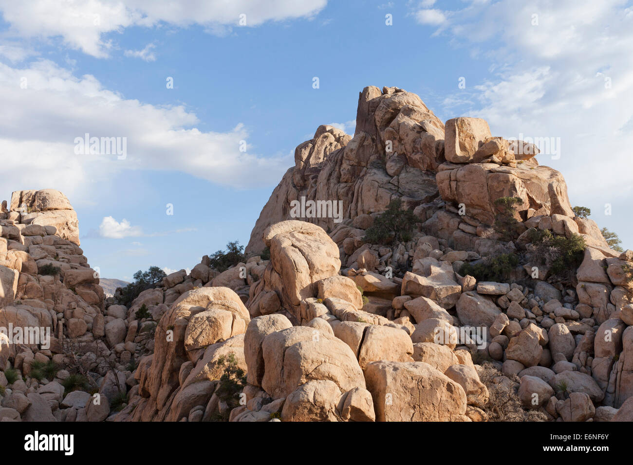 Arid desert rock formations hi-res stock photography and images - Alamy