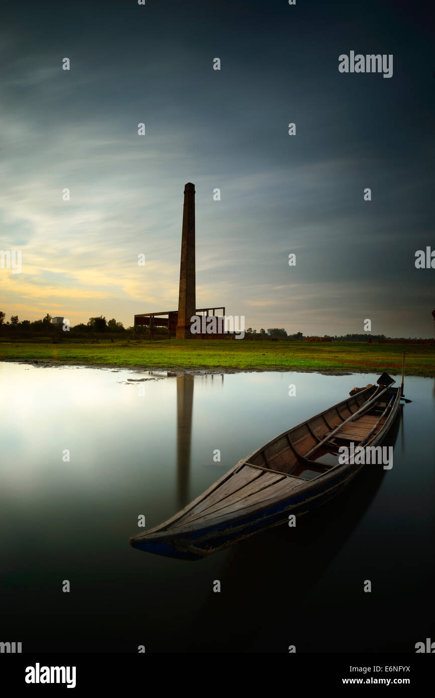 Boat bridge in fishing village hi-res stock photography and images - Alamy