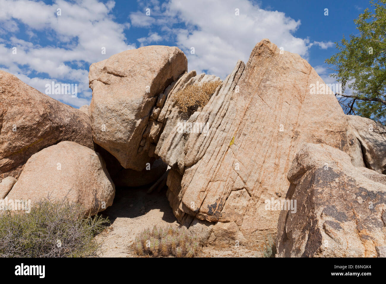 Monzogranite rock formation displaying layers - California USA Stock ...