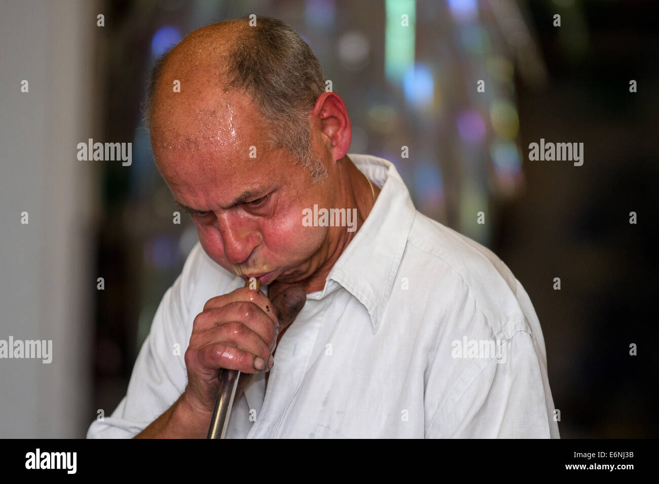 John Ditchfield, Master Glass Blower of Glasform Ltd, Singleton ...