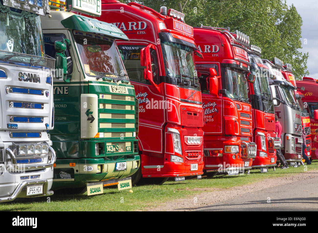 American lorries hi-res stock photography and images - Alamy
