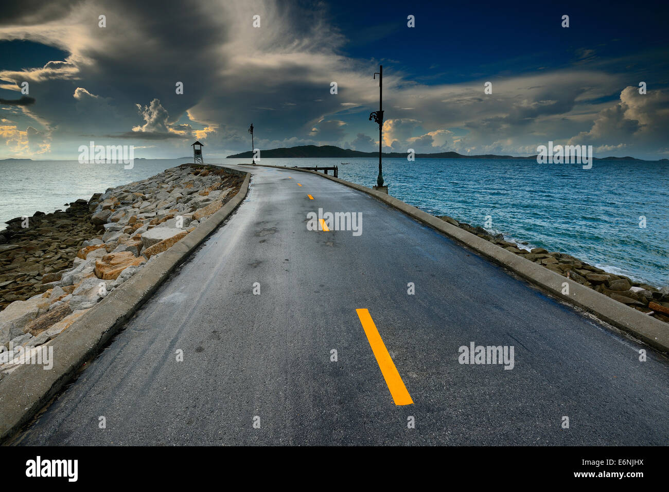 Old pathway hi-res stock photography and images - Alamy