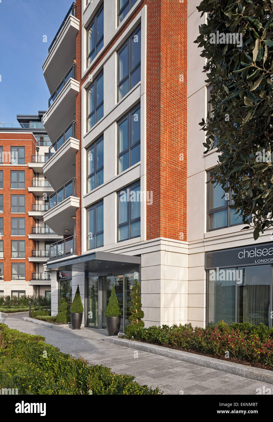 Modern luxury exterior hi-res stock photography and images - Alamy