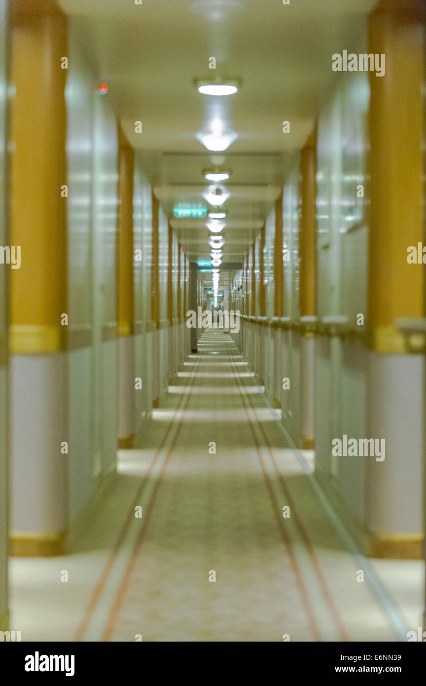 Empty cruise hi-res stock photography and images - Alamy