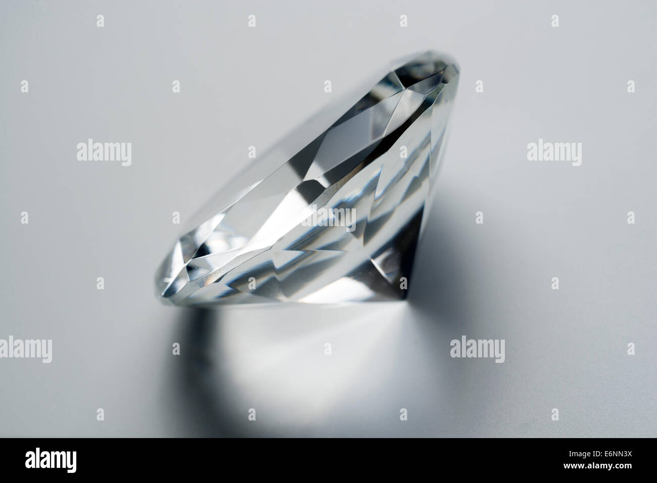 Diamond shape in glass hi-res stock photography and images - Alamy