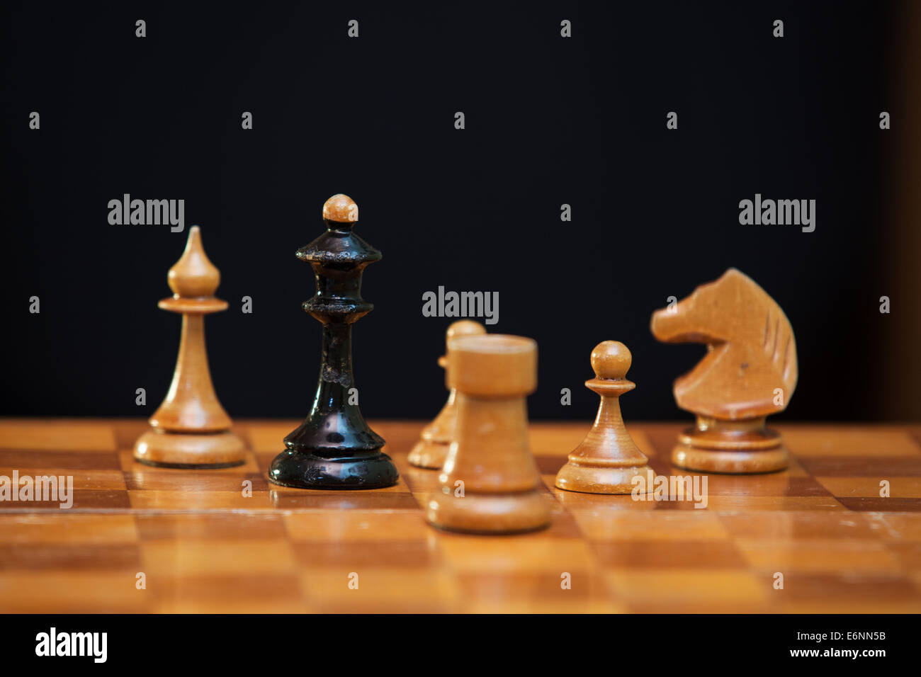 Wood chess king hi-res stock photography and images - Alamy