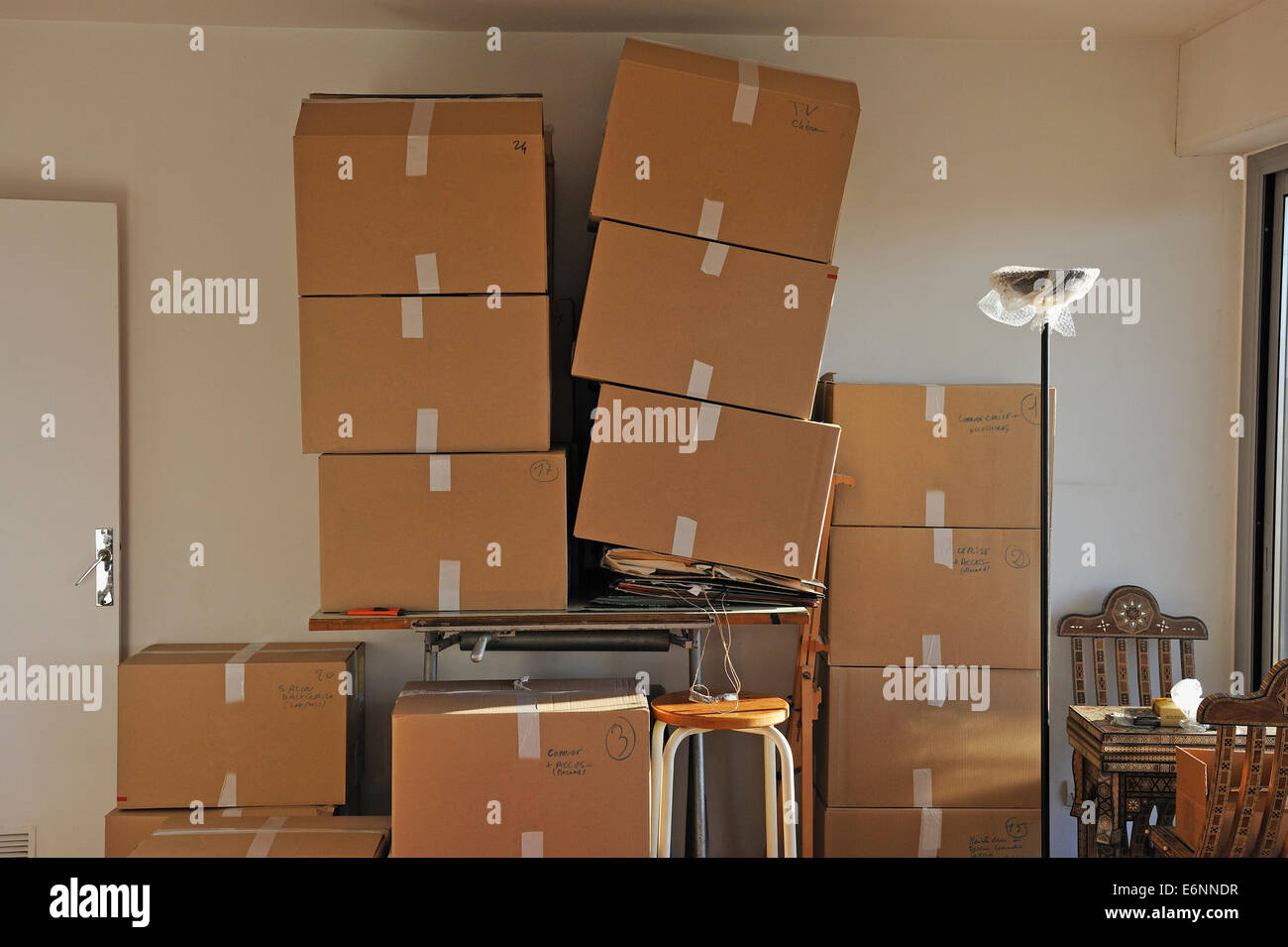 Moving house hi-res stock photography and images - Alamy