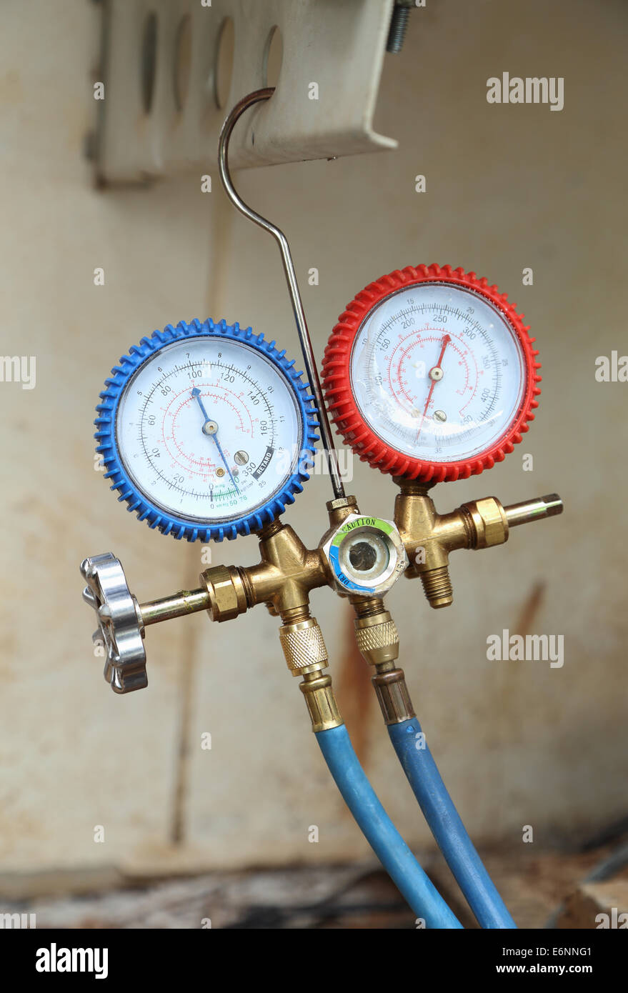 Freon manometer hi-res stock photography and images - Alamy