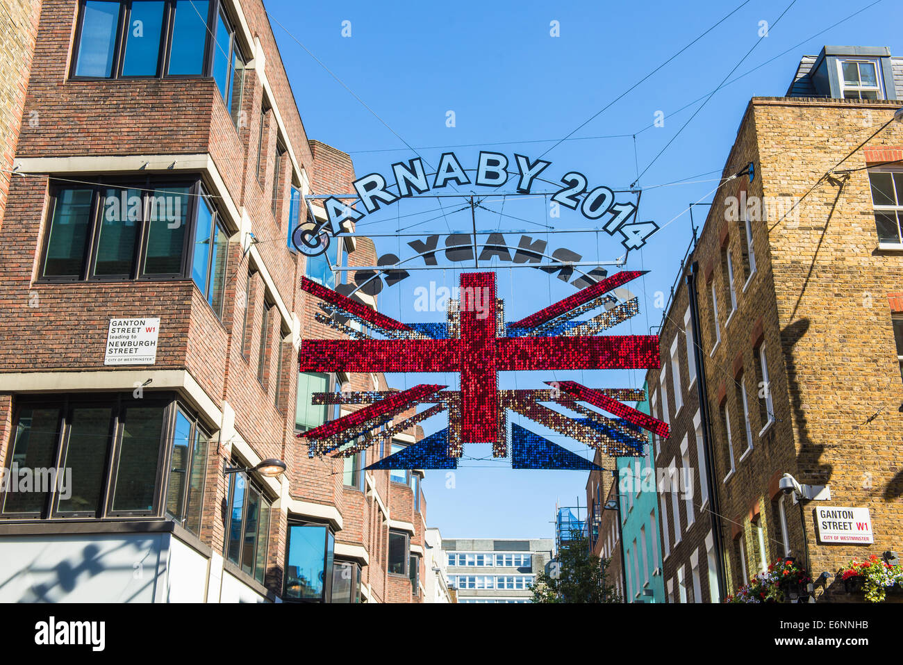 Carnaby street sign arch london hi-res stock photography and images - Alamy