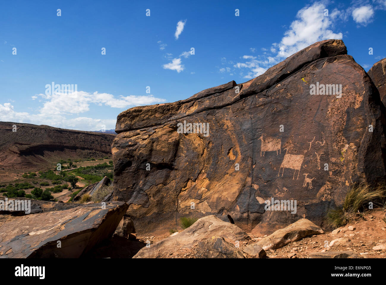 Ancient Petroglyphs Tempi'Po'Op Trail Santa Clara River Reserve Utah ...